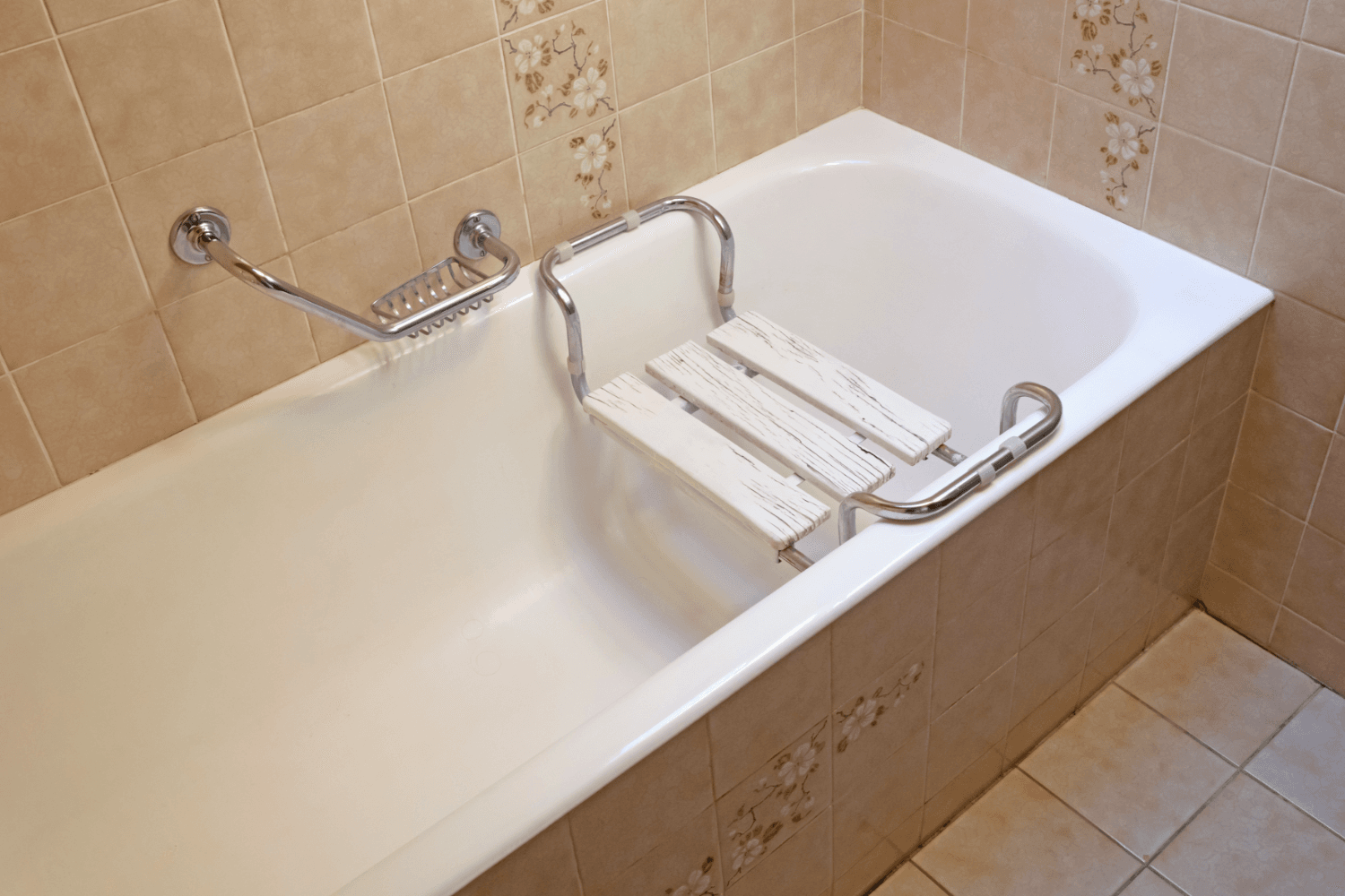 Top Bath Aids for Getting In and Out of the Bath | Oak Tree Mobility