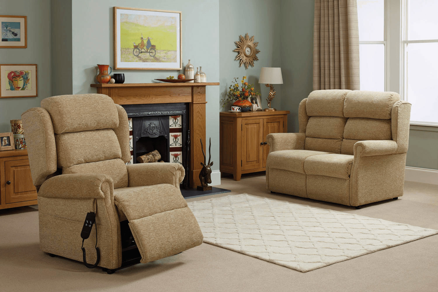What are the Best Chairs for the Elderly? | Oak Tree Mobility