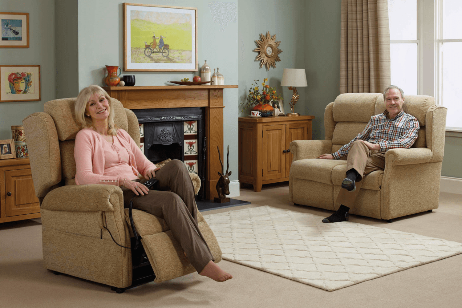 How To Correctly Use a Rise and Recline Chair | Oak Tree Mobility