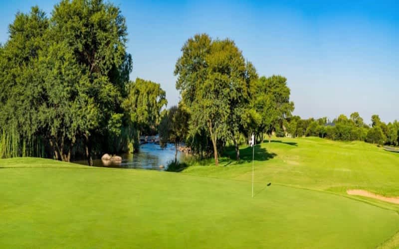 Parys Golf Tour: 2 Nights Luxury Self-Catering Stay for 8 People + 2 ...