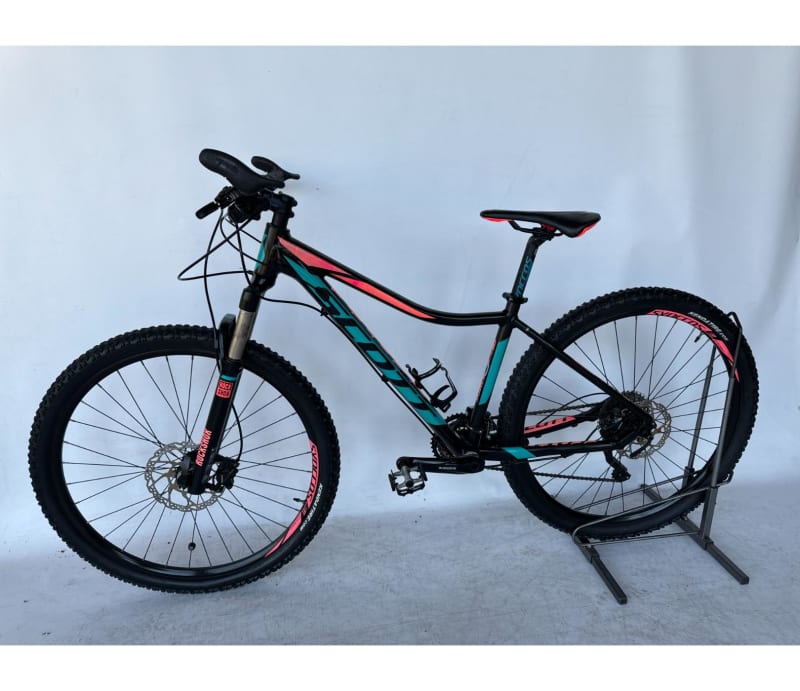 Pre-Owned Scott Scale 710 Aluminium Hardtail Bike - Medium | Flook