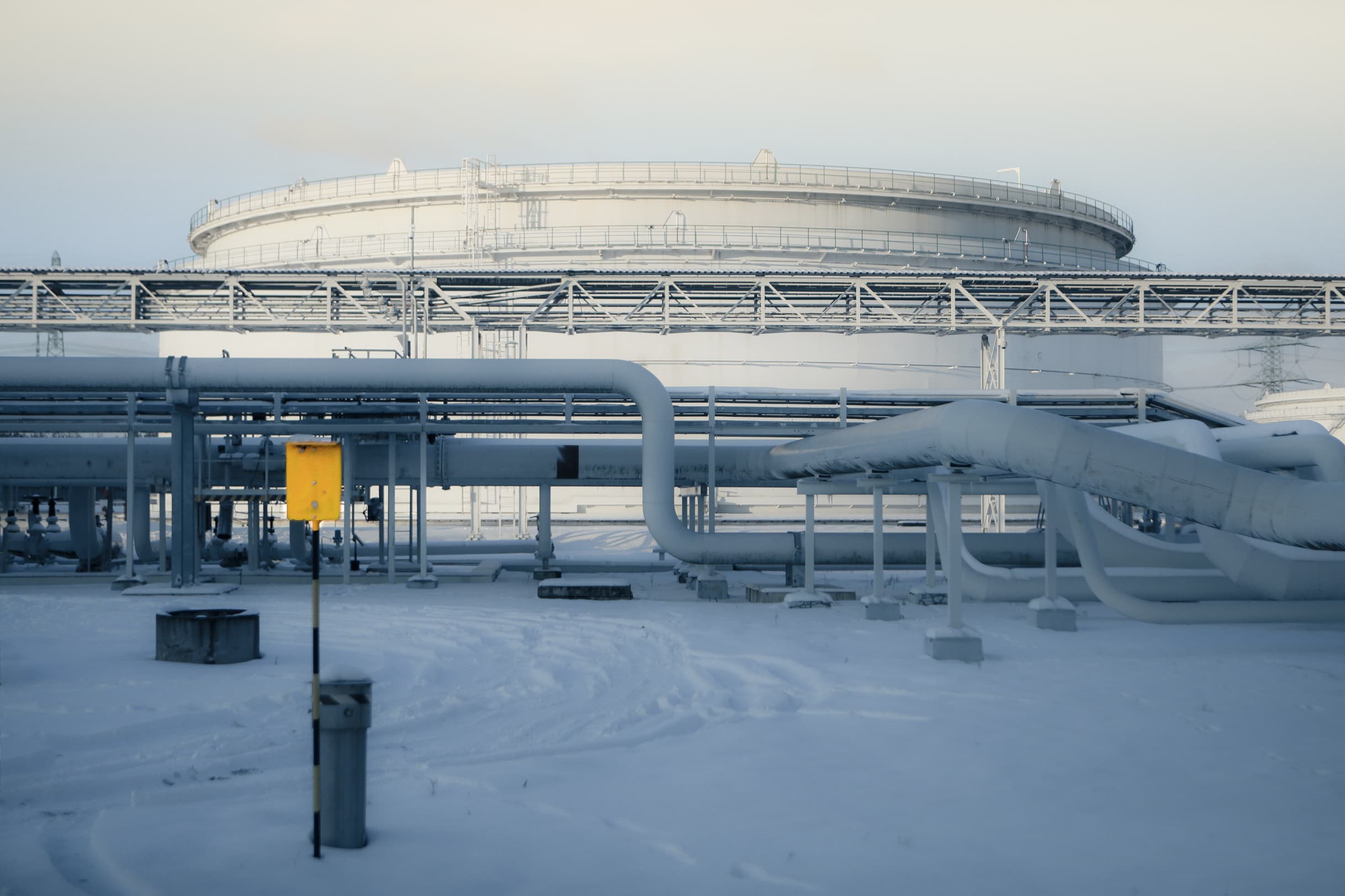 Central oil tank farm - Mero ČR