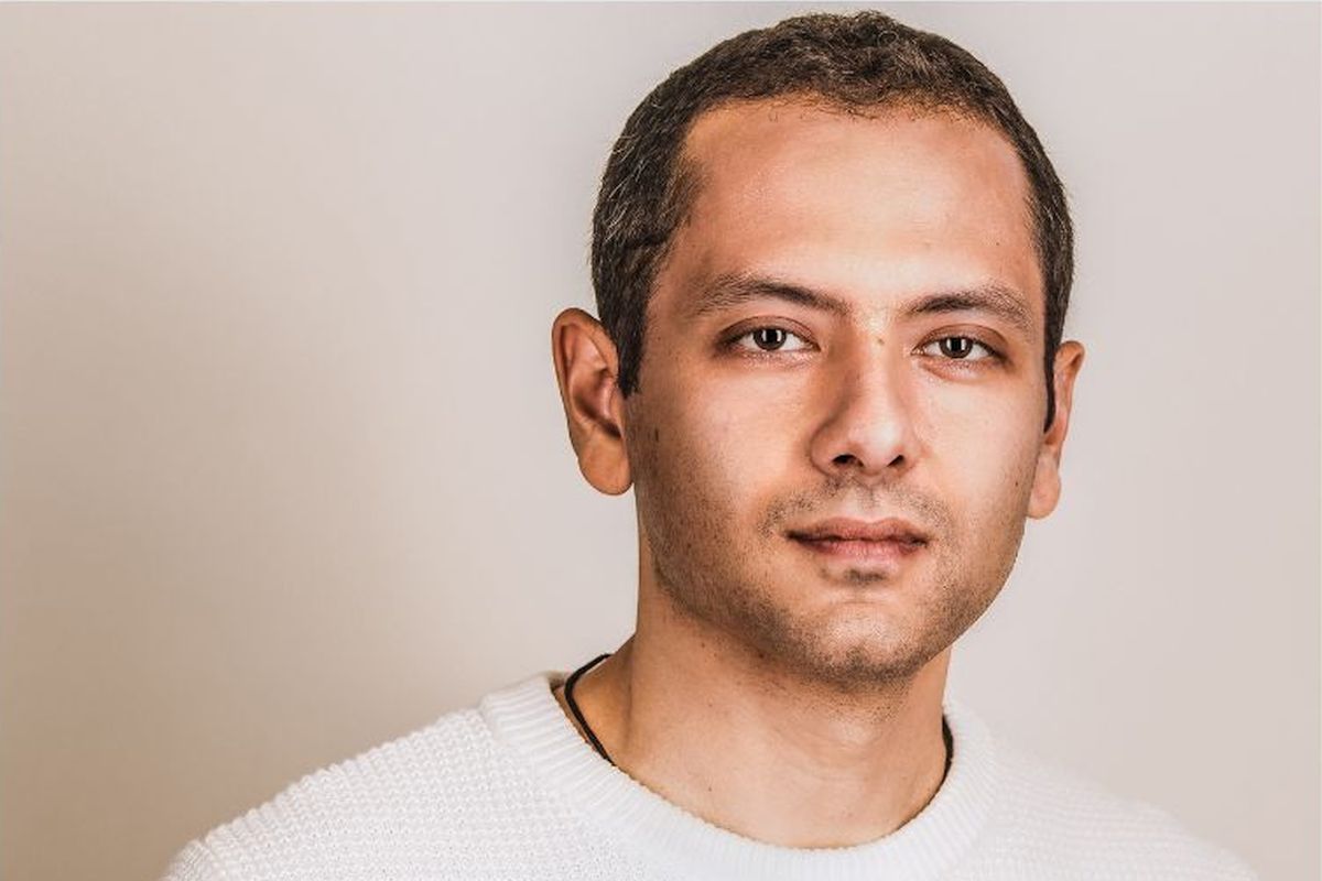 Schrijver Omar El Akkad: ‘De stilzwijgende mens dient Israël meer dan de luide cheerleader’ – MO*