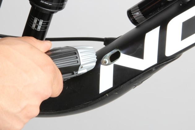 How-to: Dealing with Internal Cable Routing - Mountain Biking Australia ...