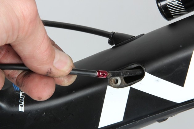 How-to: Dealing with Internal Cable Routing - Mountain Biking Australia ...