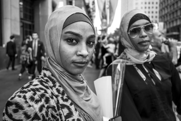 Beauty in difference: the street photography of Jon Lewis - Capture ...