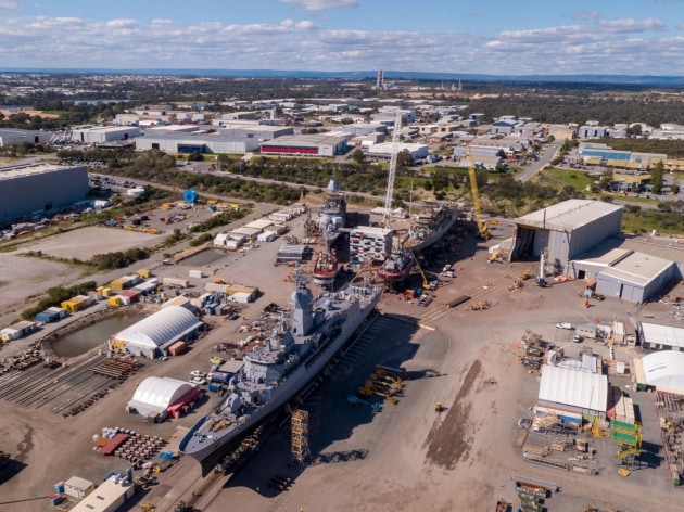 HMAS Toowoomba docks for AMCAP upgrade - Australian Defence Magazine