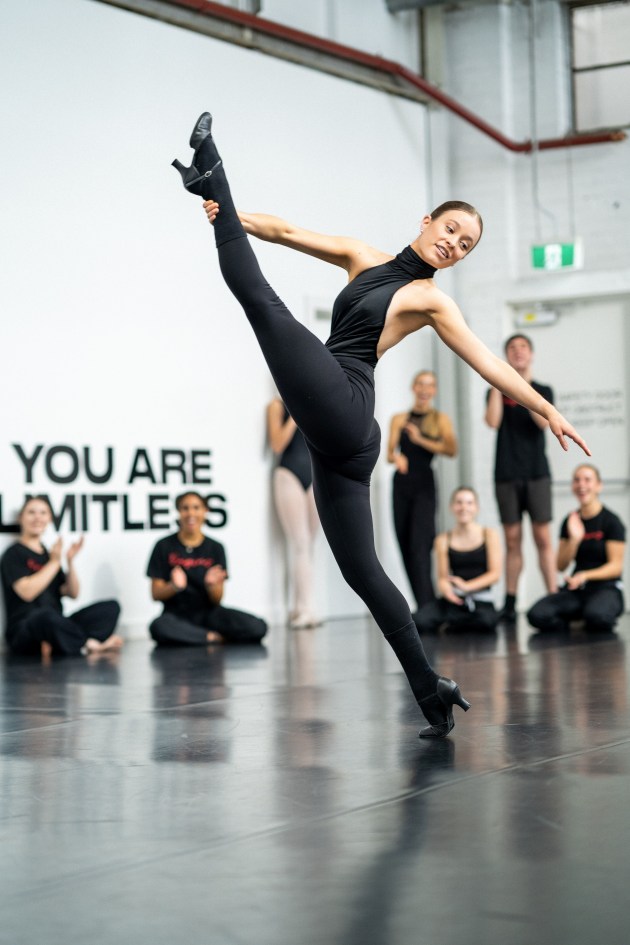 How to stretch safely - Dance Australia