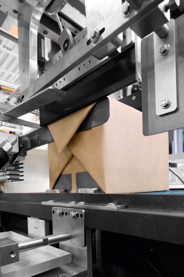 KHS launches new flexible paper packer for cans - PKN Packaging News