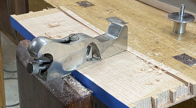 Making a ‘floating’ secret drawer - Australian Wood Review