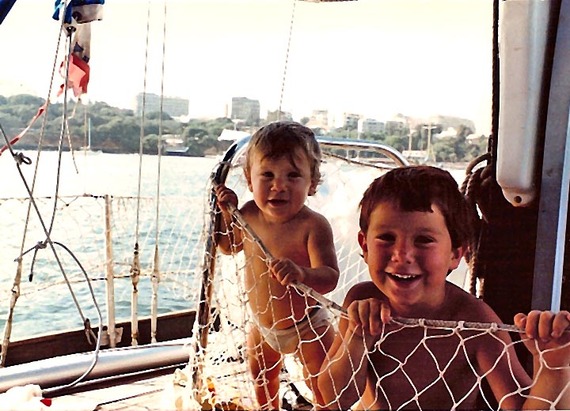 No lifejackets for these kids, living aboard for 10 years - MySailing