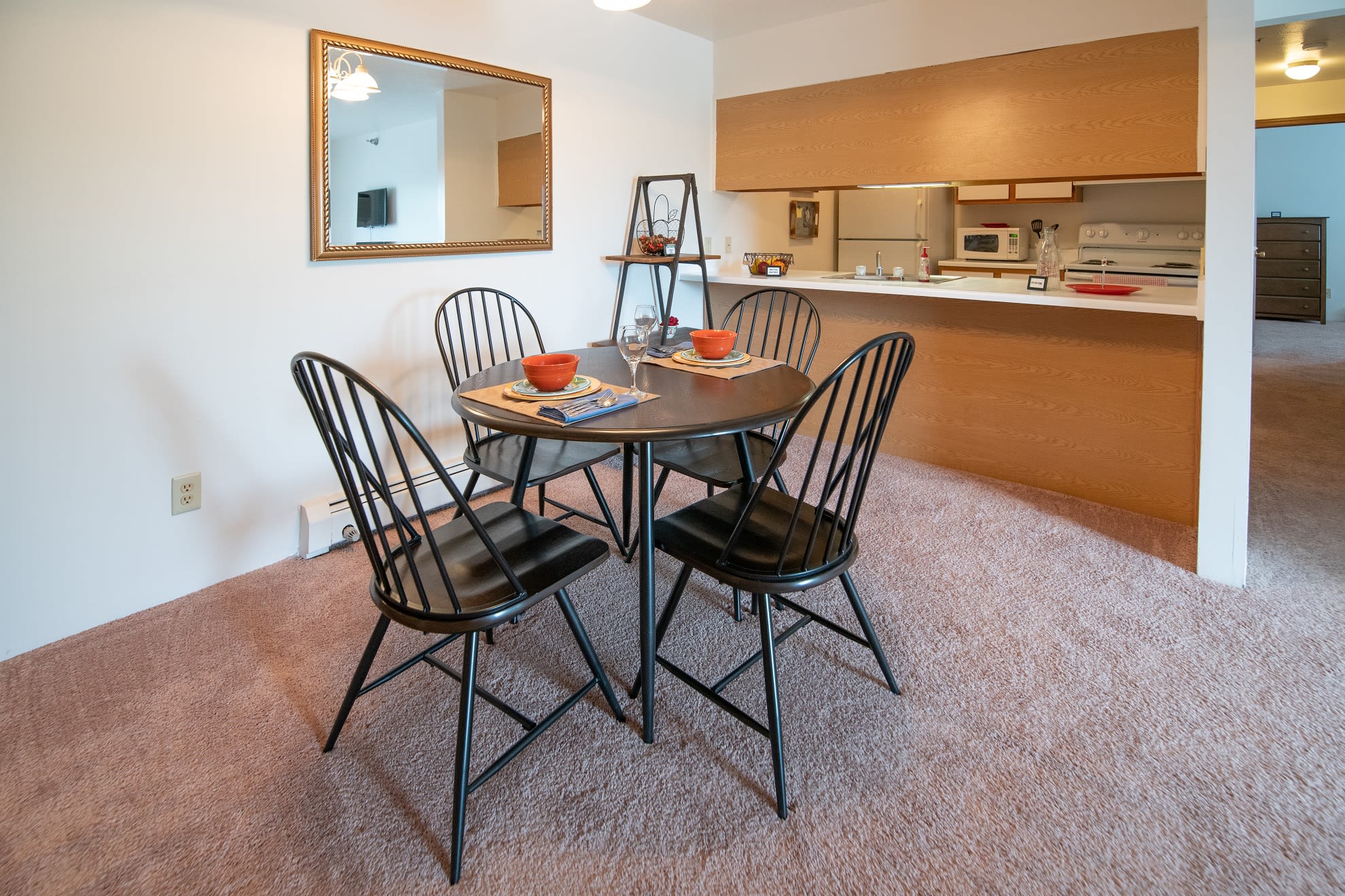Photos and Video of Custer Estates Apartments in Monroe, MI