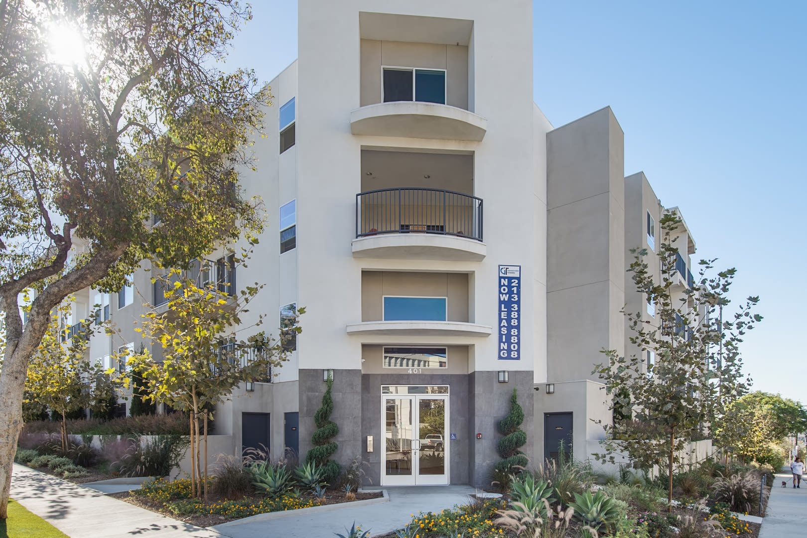 Photos and Video of Grand View Towers in Los Angeles, CA