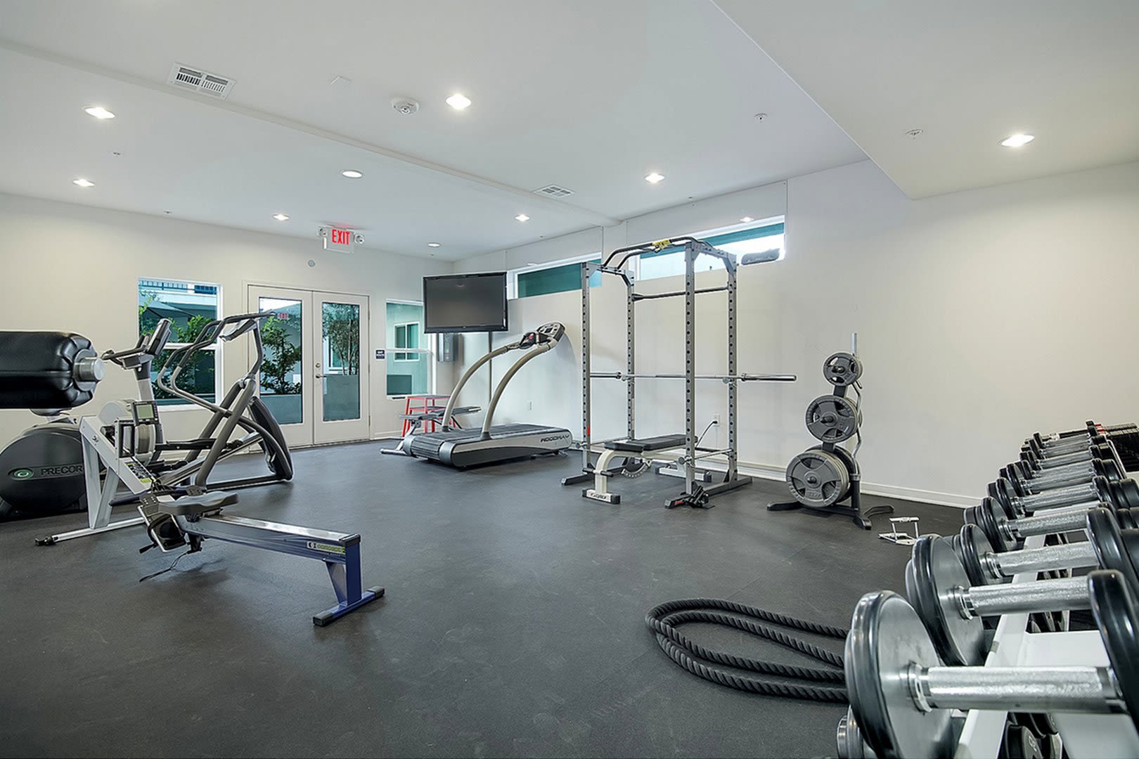 Photos and Video of Grand View Towers in Los Angeles, CA