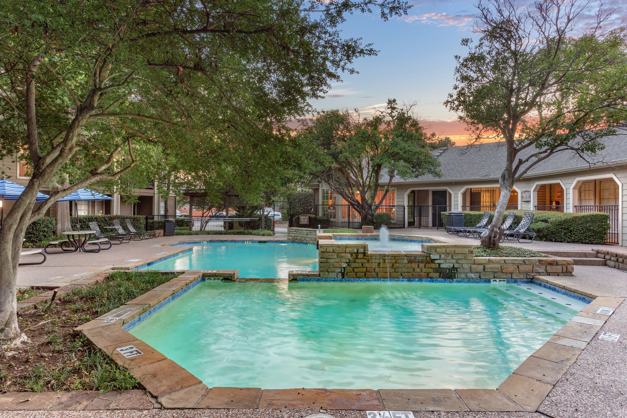 Photos and Video of The Willows on Rosemeade in Dallas, TX