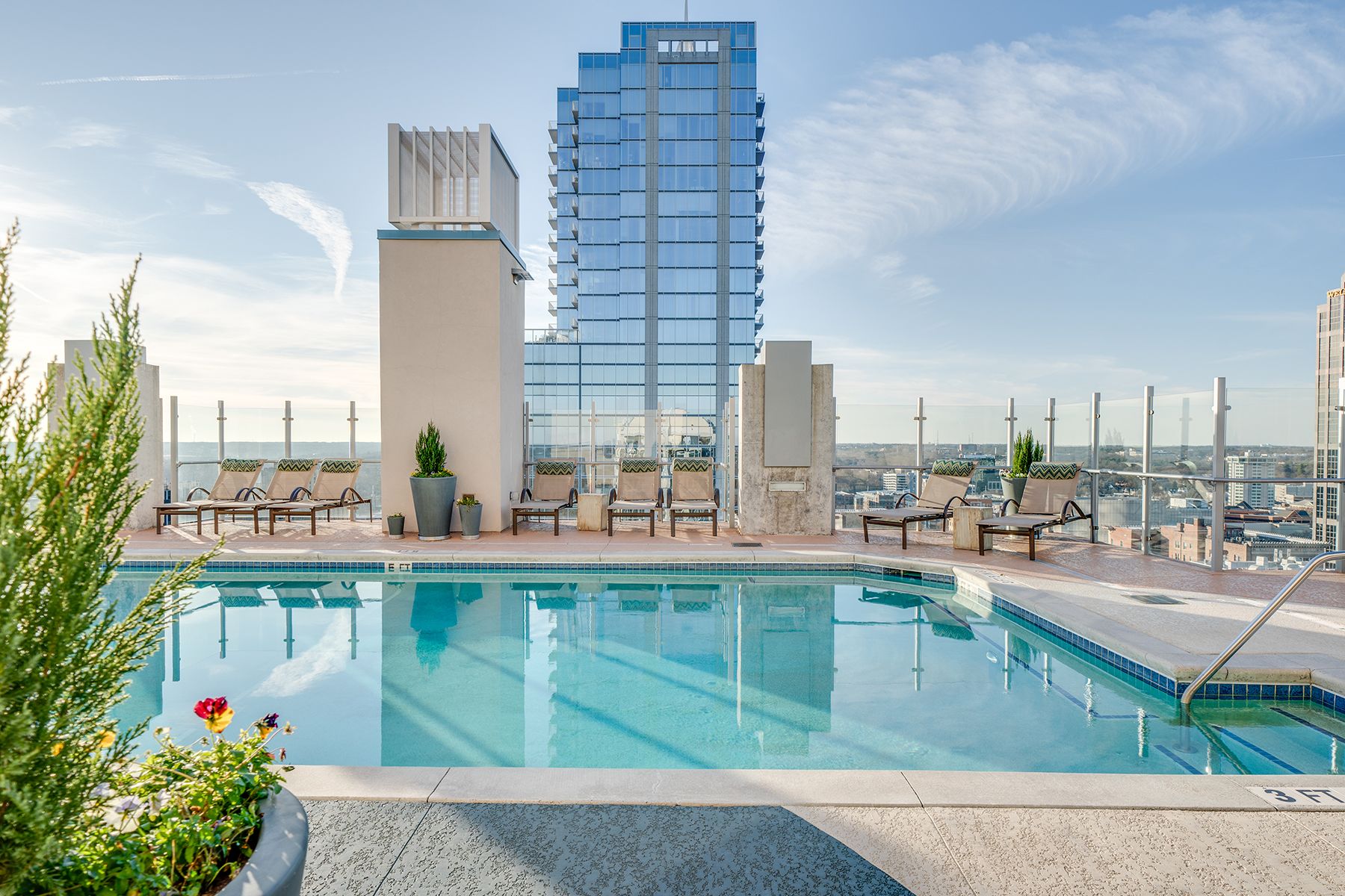 Photos Gallery | Skyhouse Raleigh Apartments