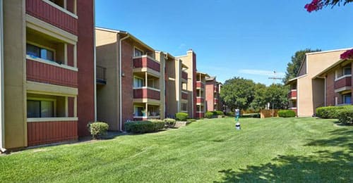 See Photos of Our Newly Renovated Apartment Homes | Summit Ridge ...