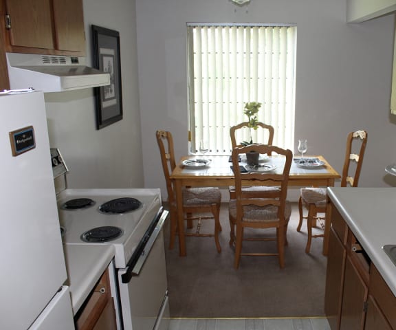 Garfield Commons | Apartments in Clinton Twp, MI