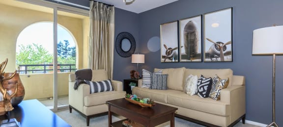 Northridge, CA Apartments | Meridian Place | Photos
