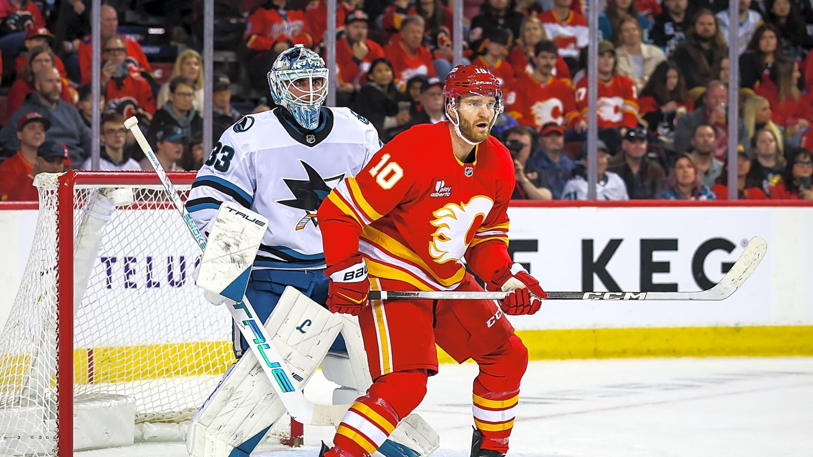 Jonathan Huberdeau out for the season, requires hip surgery | Yardbarker
