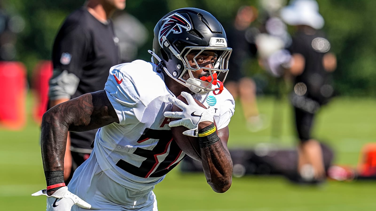 Patriots Making Two Practice Squad Moves Including Signing RB Jashaun ...