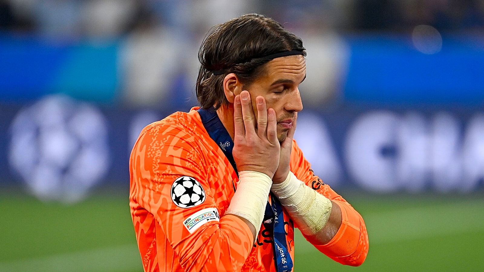 Crying Inter Milan Fan Goes Viral After Heartbreak of 5-0 Defeat to PSG ...