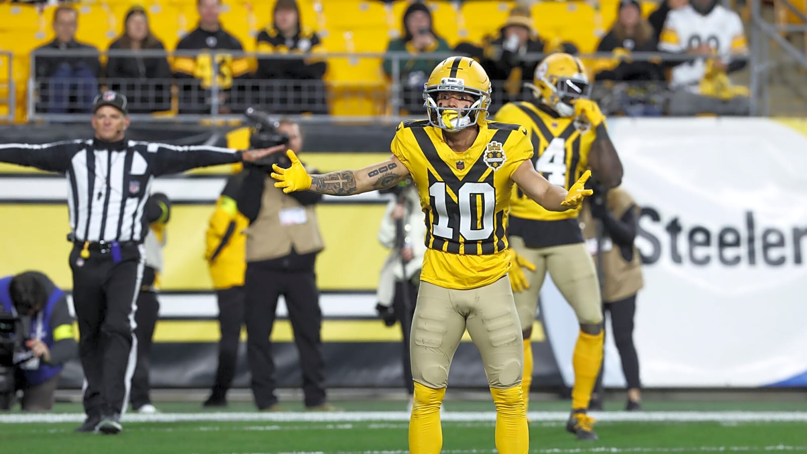 Roman Wilson creates new problems for Steelers' offense and Aaron ...