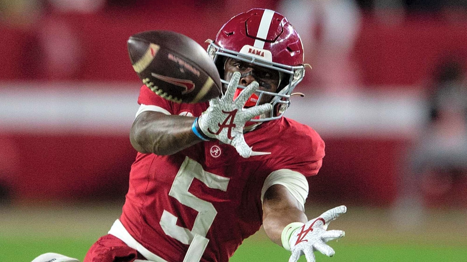 Alabama wideouts tells what makes competing against Tide defensive ...