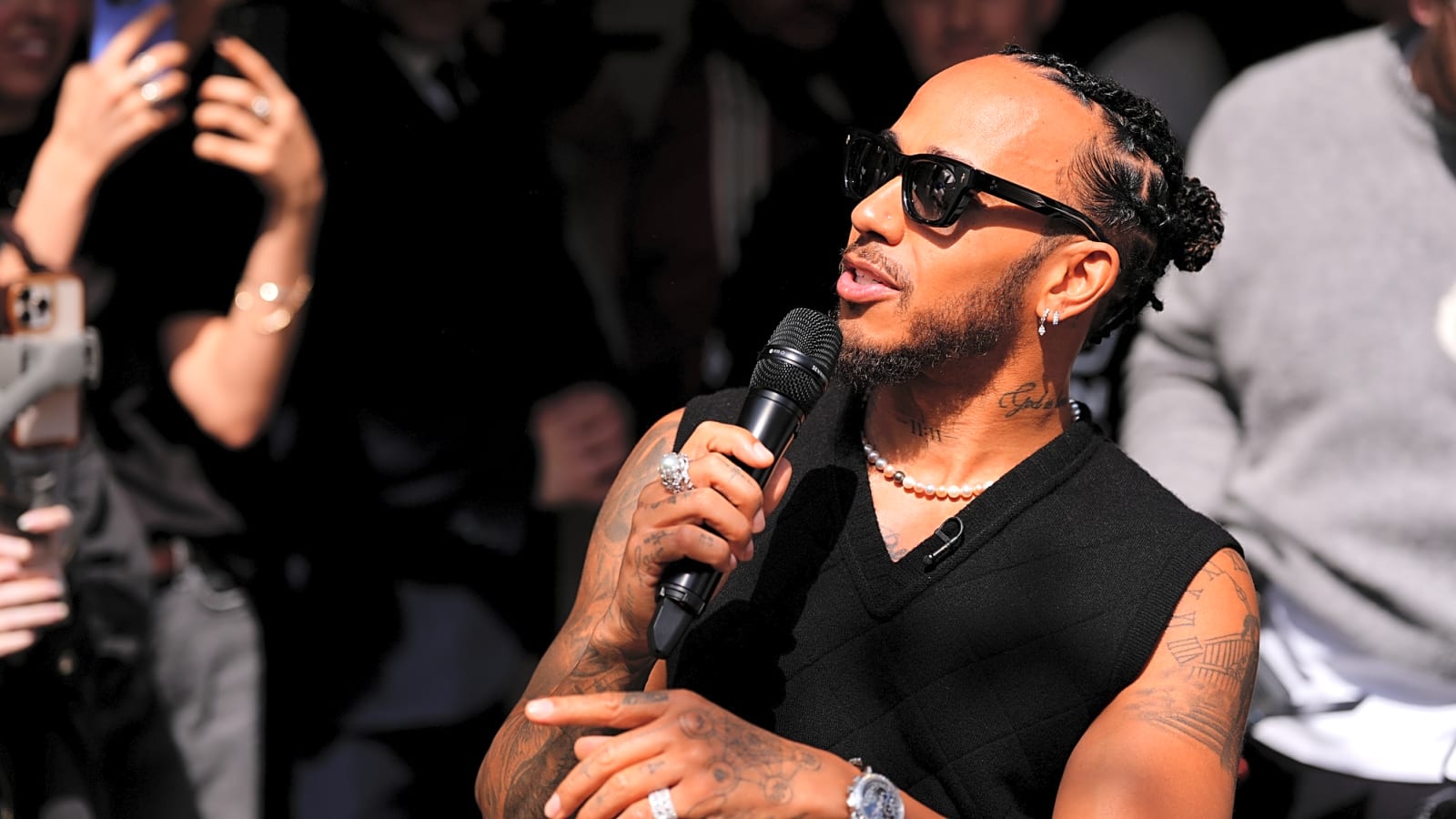 Ex-F1 driver makes ‘risky’ Lewis Hamilton prediction amid Ferrari ...