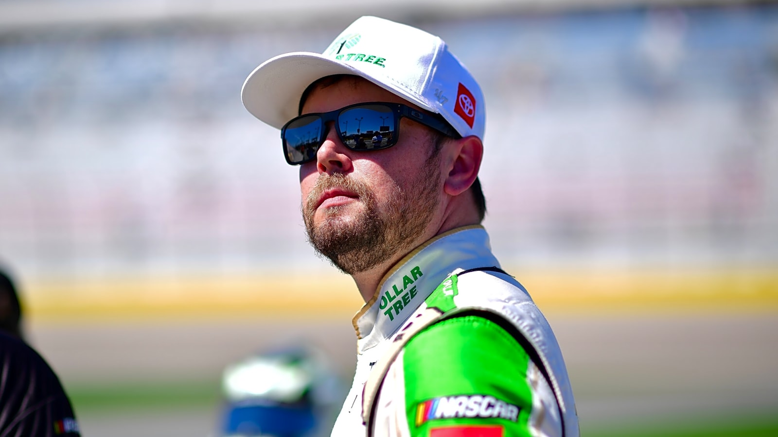 Jones, Smith, Stenhouse Jr. slowly moving up NASCAR standings | Yardbarker
