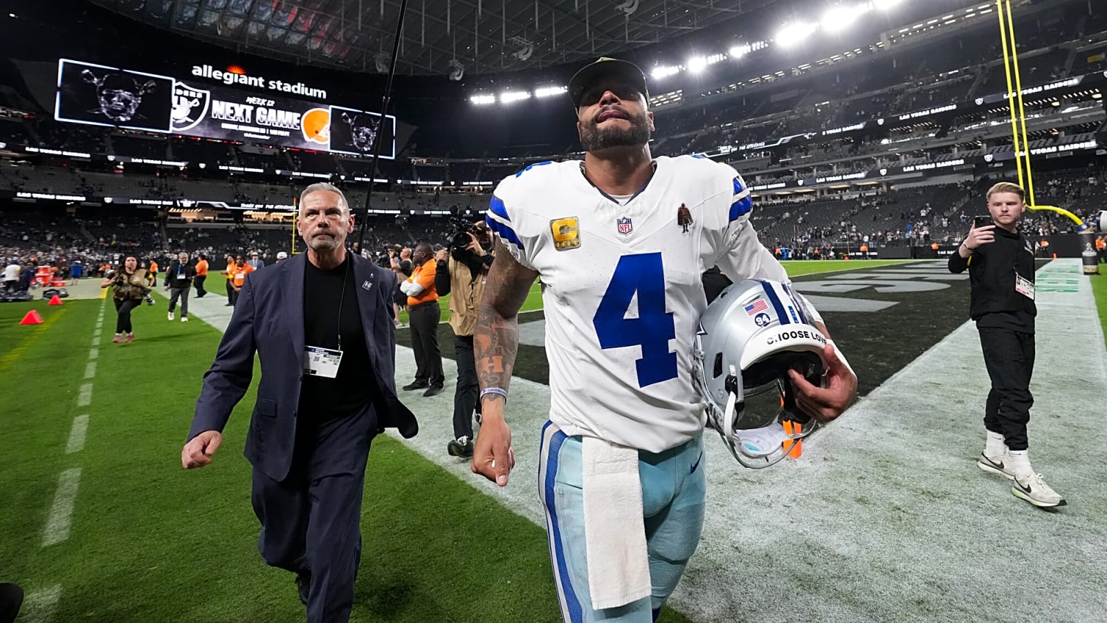 Dallas Cowboys Quarterback Dak Prescott On the Doorstep Of Franchise ...