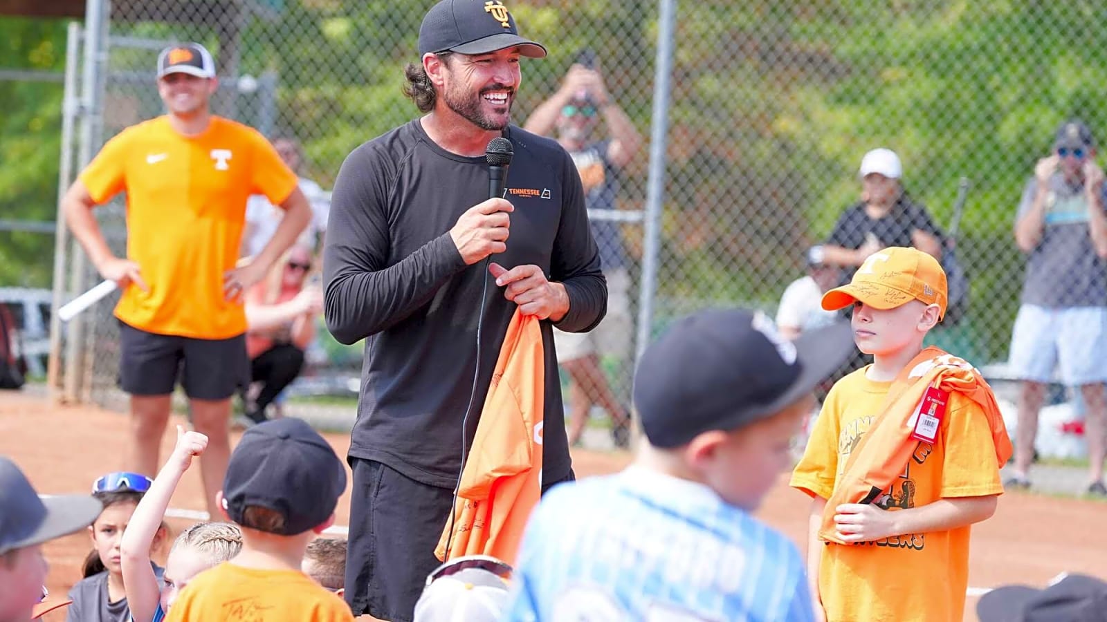 Giants Close to Hiring Tennessee Coach Tony Vitello as Manager | Yardbarker