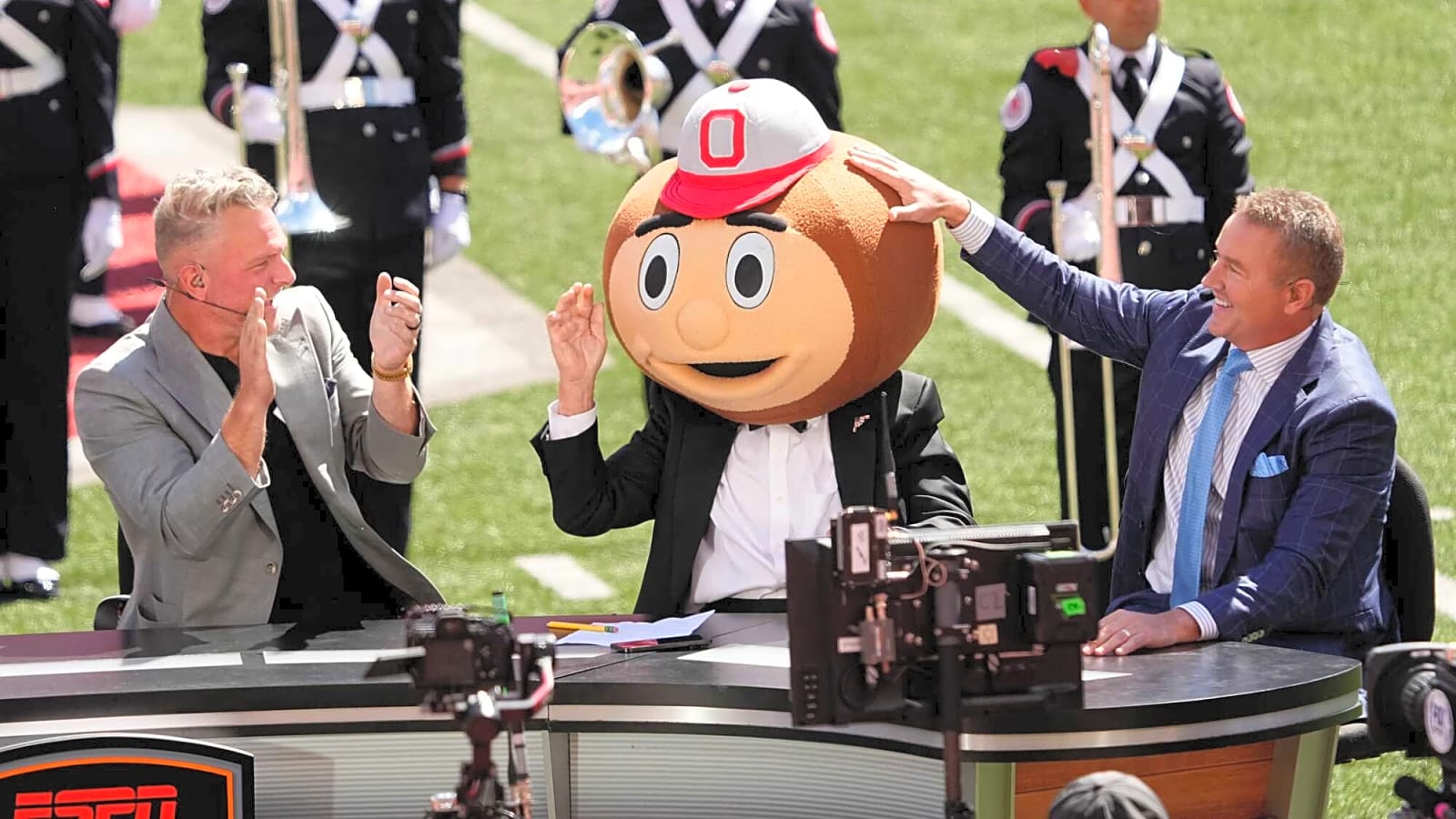 Lee Corso's Final Headgear Pick Was Right - Here's His 'College GameDay ...
