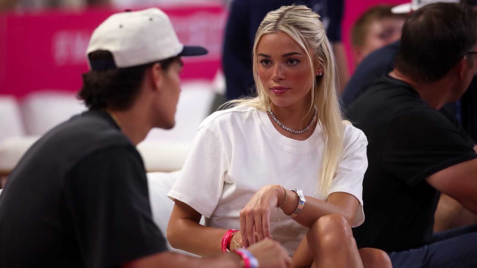 Livvy Dunne teams with Miller Lite for viral ‘Tea Time’ set | Yardbarker