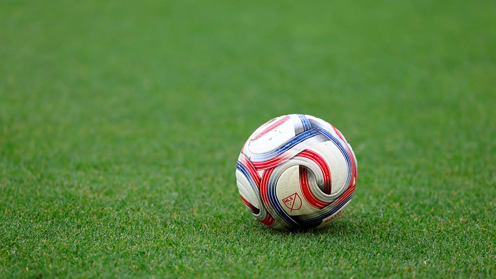 Manchester City make opening bid for Elliot Anderson as Nottingham ...