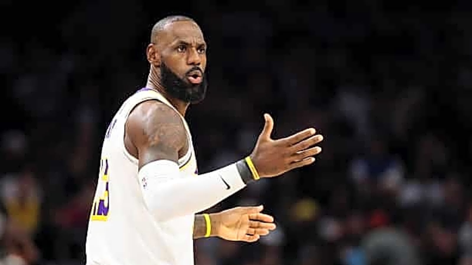 LeBron James Leads Lakers To Comeback Victory Over Suns With Late Free ...