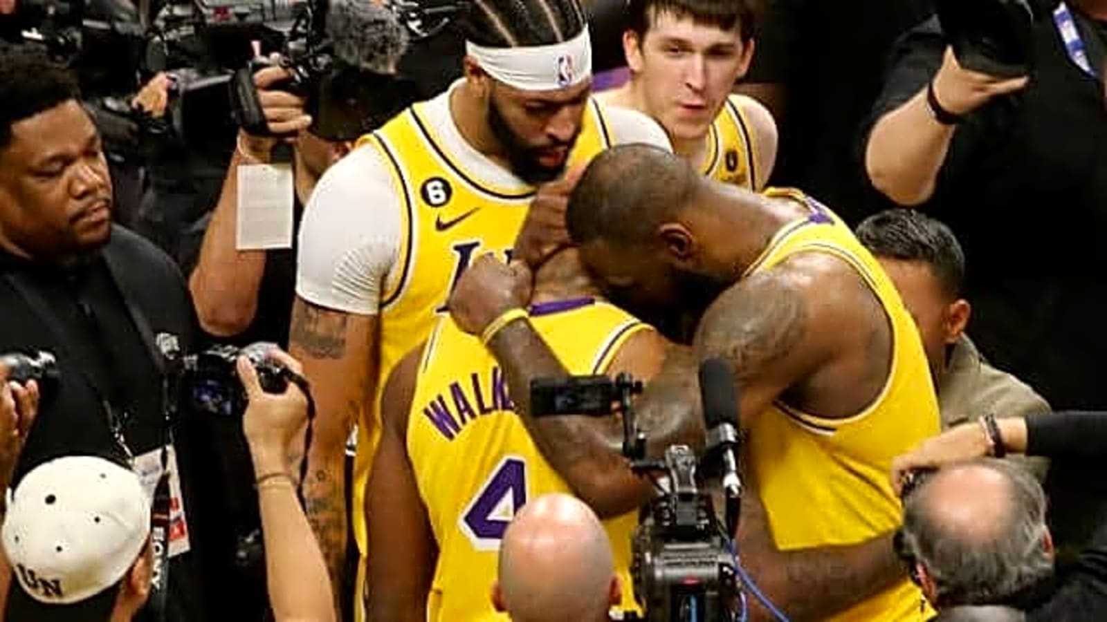 This Day In Lakers History: Lonnie Walker IV Comes Up Big In Game 4 ...