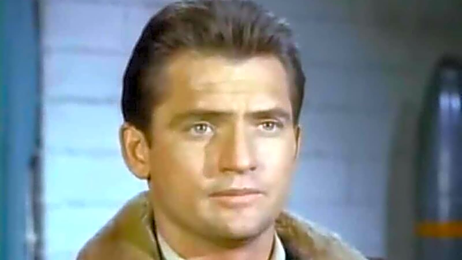 Veteran Soap Actor Chris Robinson Passes Away At Age 86 | Yardbarker