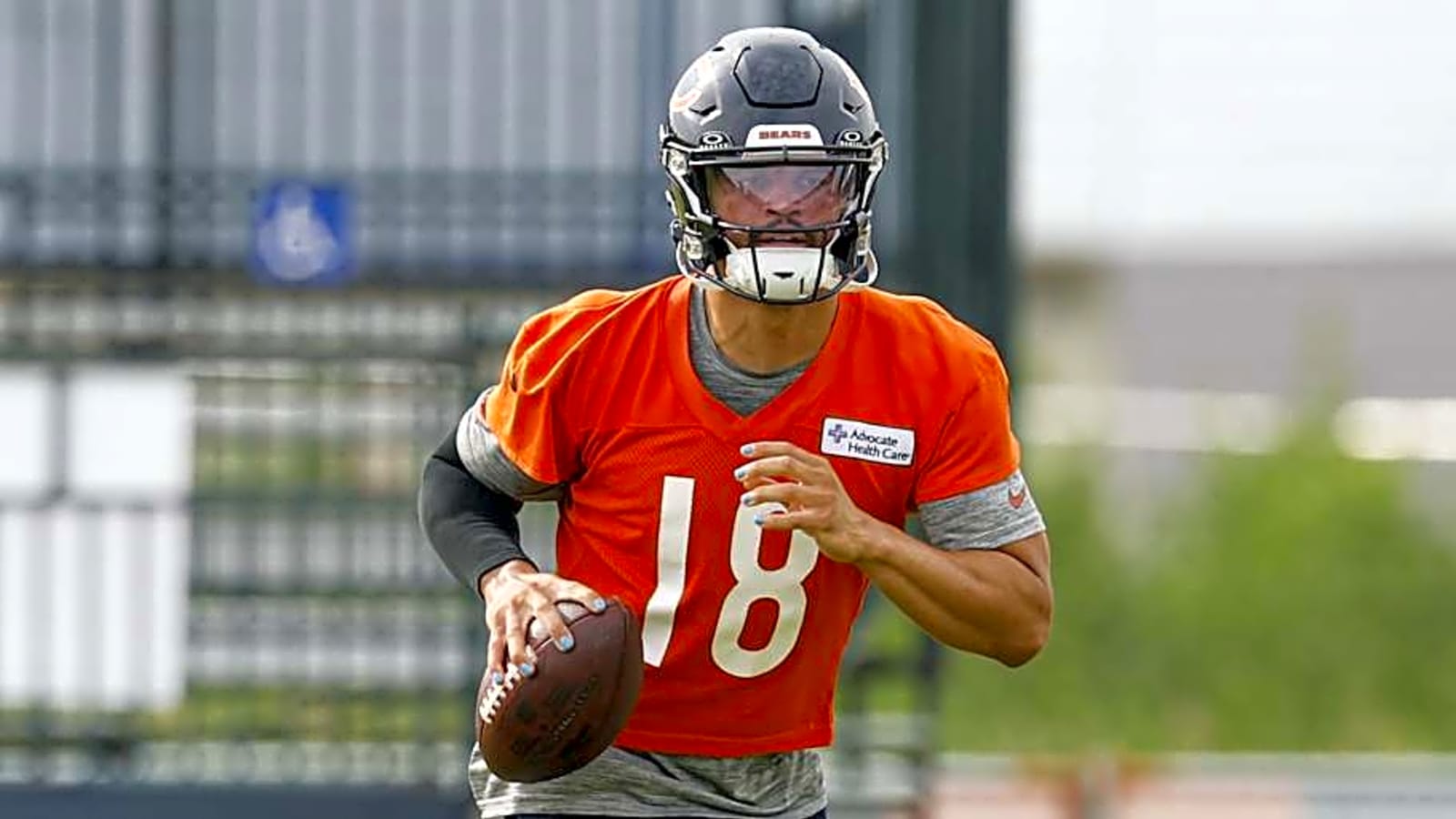 Caleb Williams struggles with deep ball on second day of Bears training ...