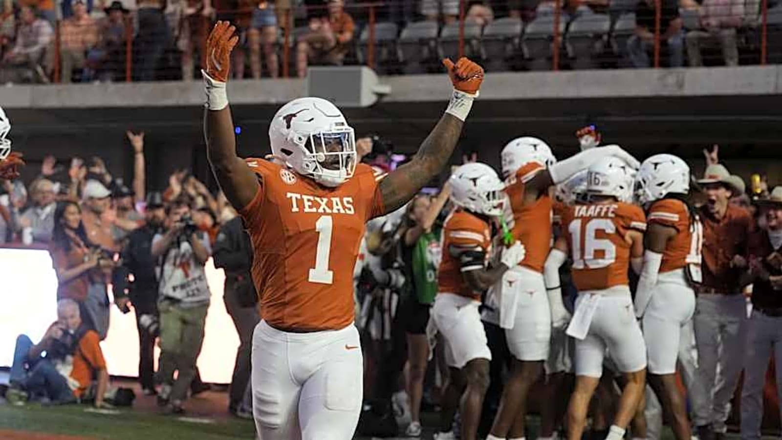 Texas Longhorns Move Up in Latest College Football Playoff Rankings ...
