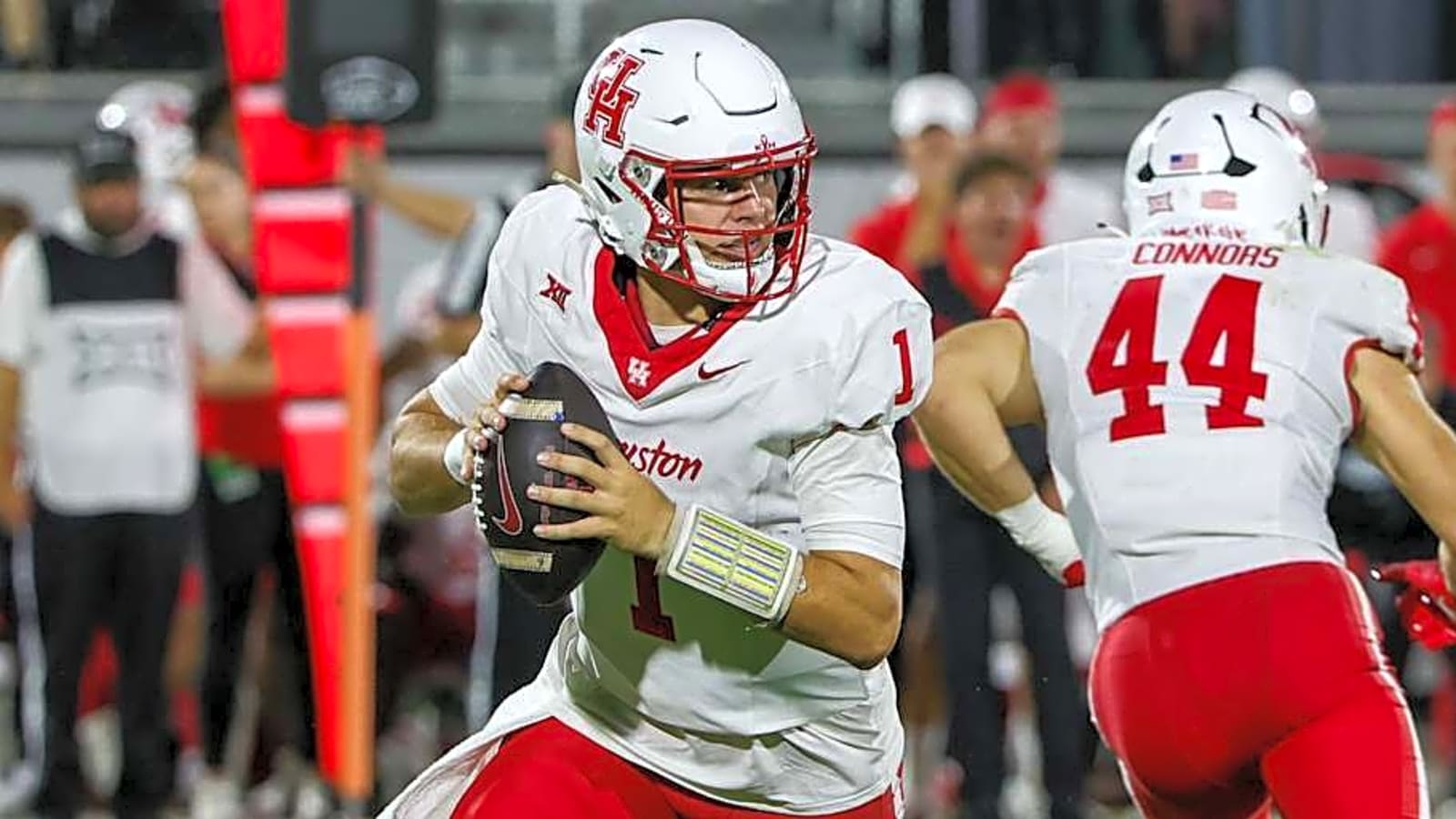 Houston Cougars Make Their Way Back into the National Polls | Yardbarker