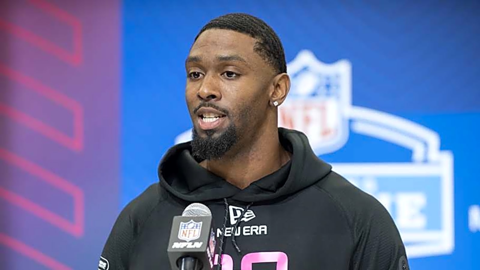 Commanders draft pairing viewed as 'favorite' and 'sleeper' in '25 ...