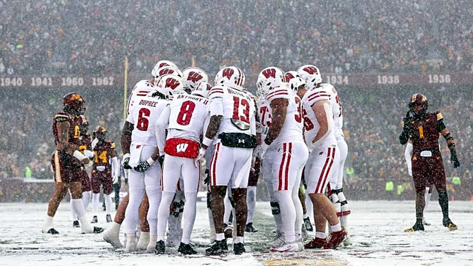 Studs and duds from Wisconsin Badgers 17-7 loss to Minnesota Golden ...