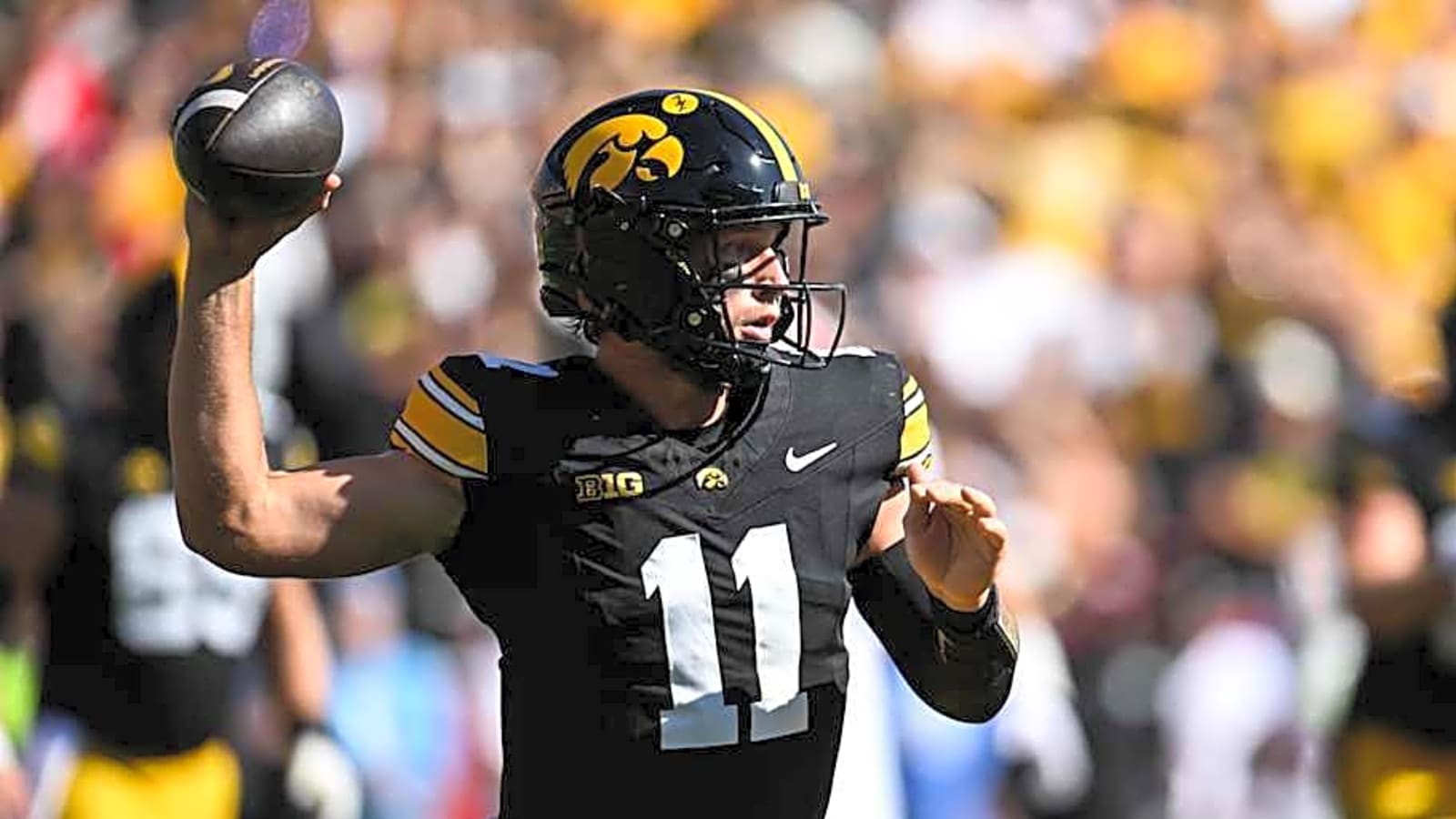 Iowa Senior QB Tops Depth Chart Despite Injury | Yardbarker