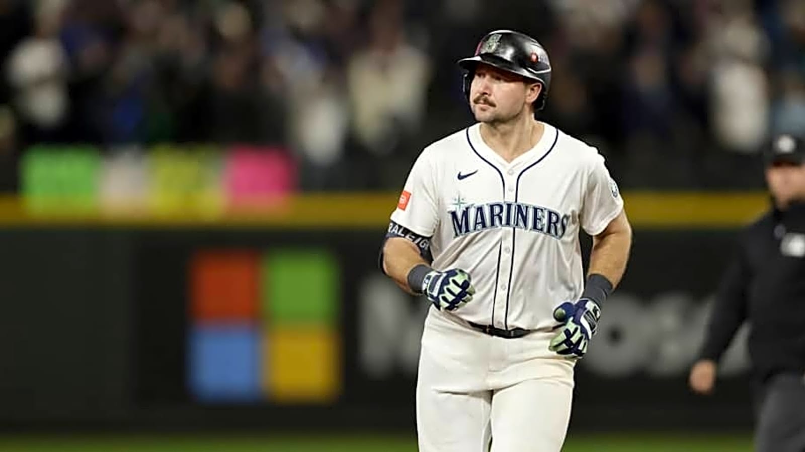 Mariners star Cal Raleigh receives Sports Illustrated Breakout Player ...