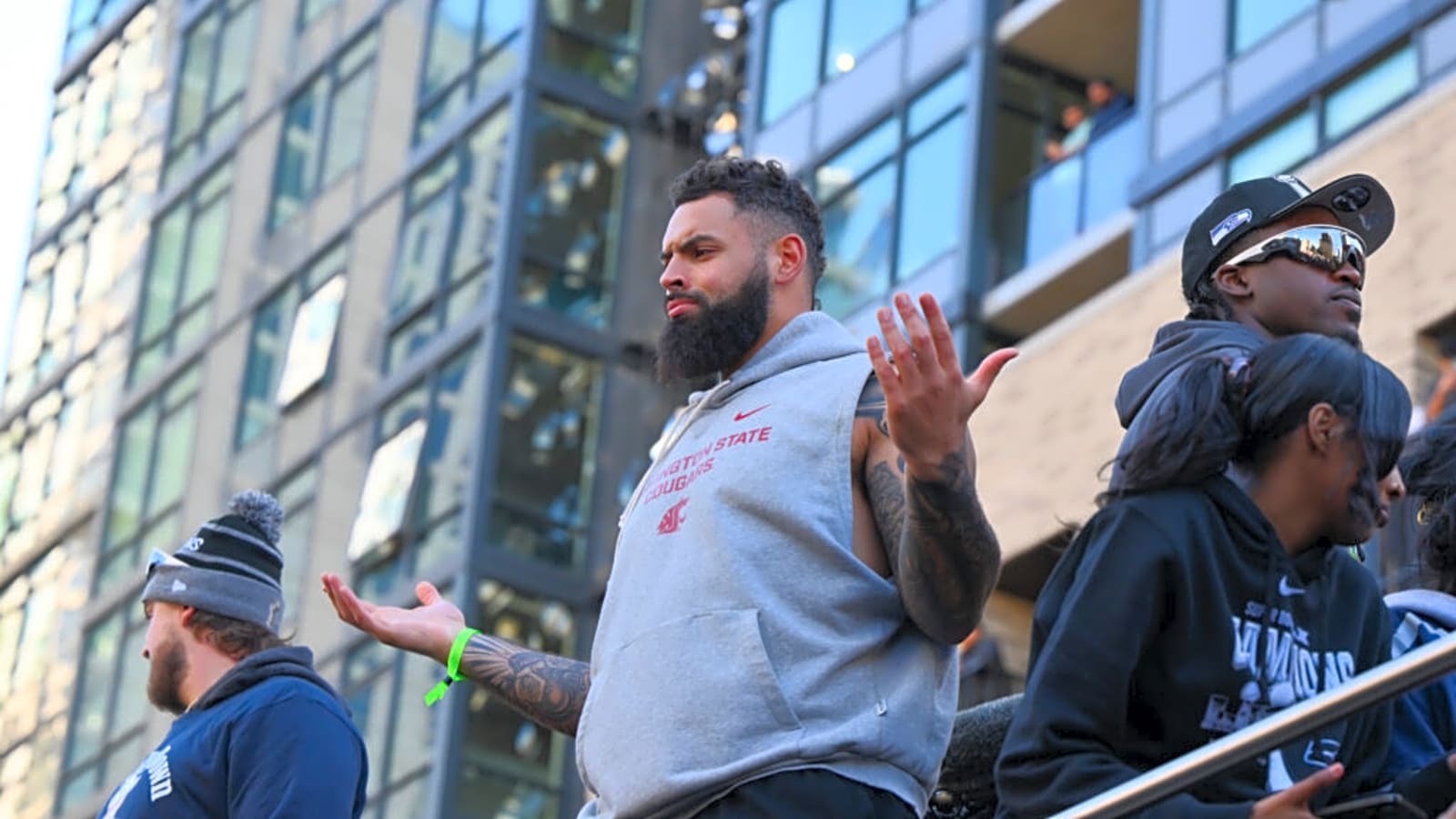 Seahawks Star Smashed His Head On Street Light Atop Super Bowl Parade ...