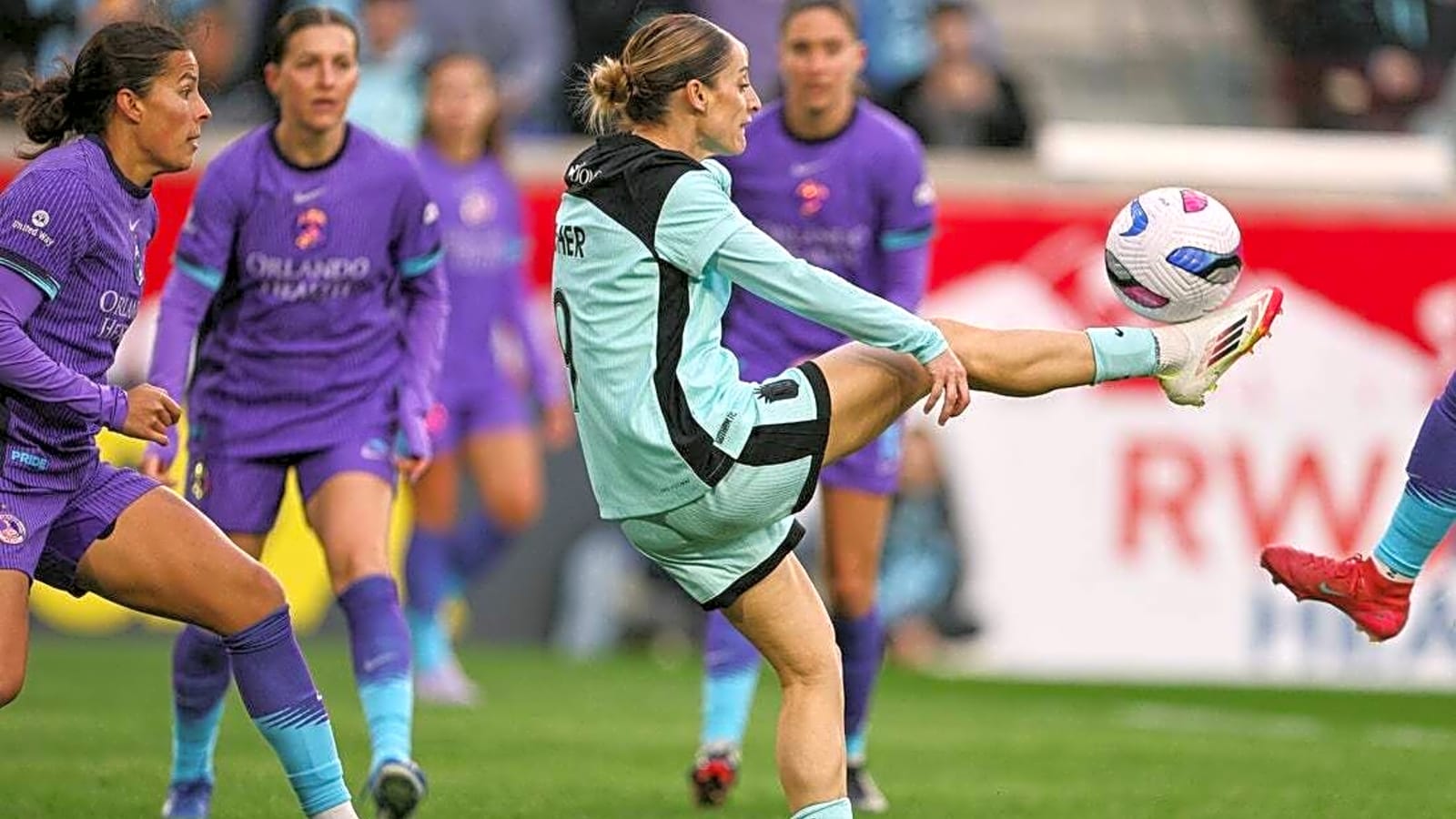 Esther Gonzalez (2 goals) leads NJ/NY Gotham over Courage | Yardbarker