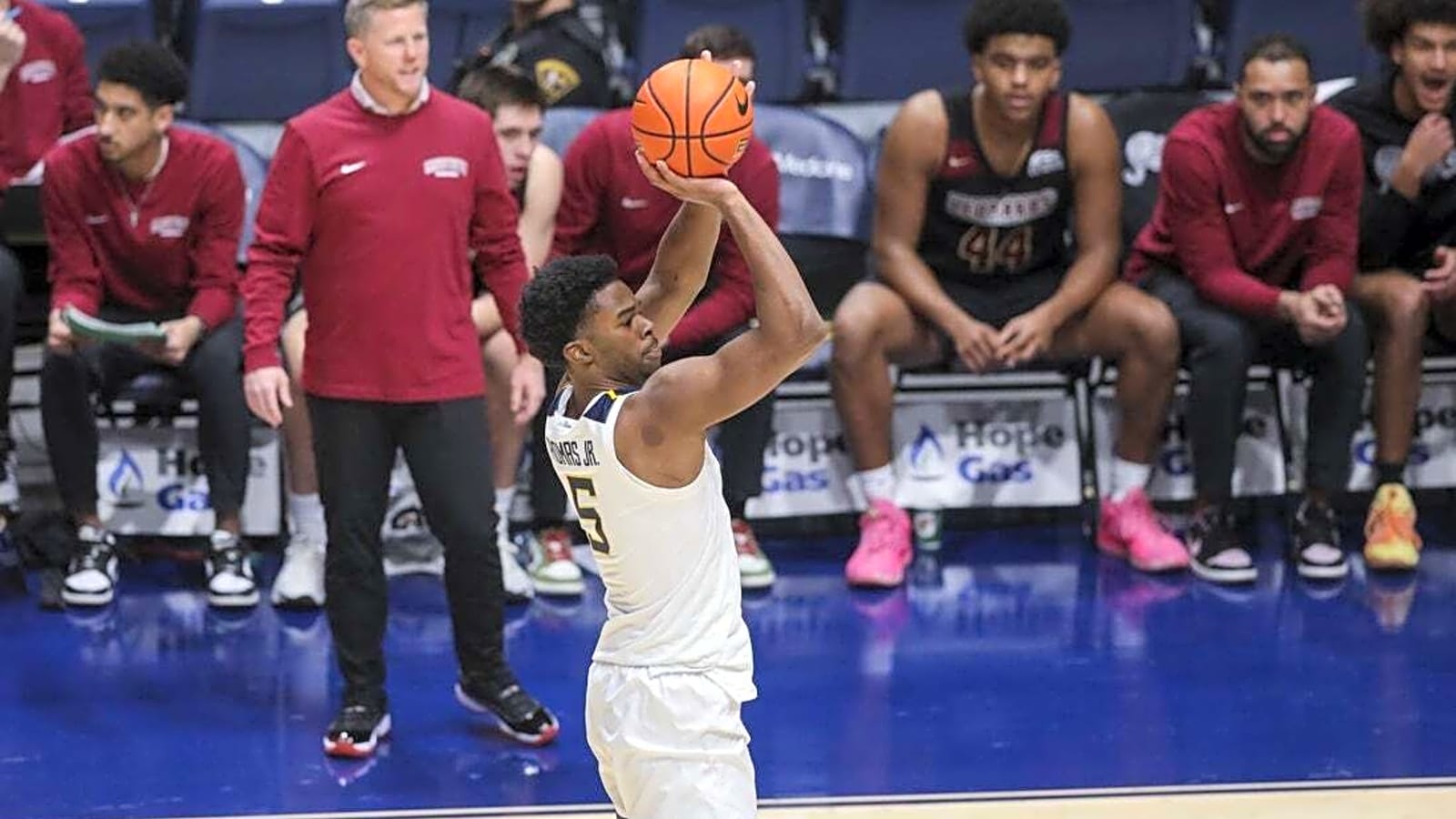 DJ Thomas, Honor Huff power West Virginia past Lafayette | Yardbarker
