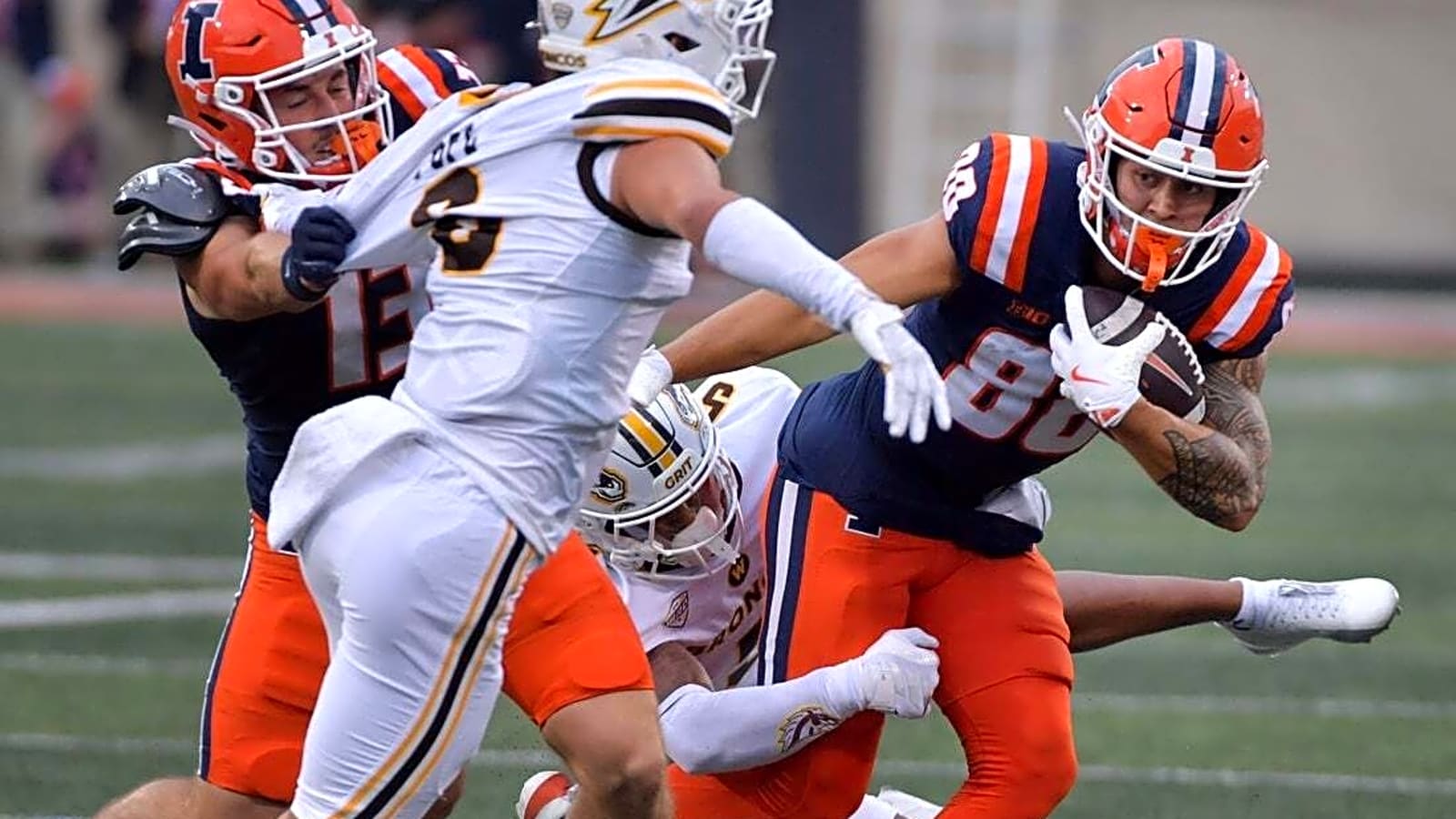 Luke Altmyer, No. 9 Illinois rout Western Michigan 38-0 | Yardbarker