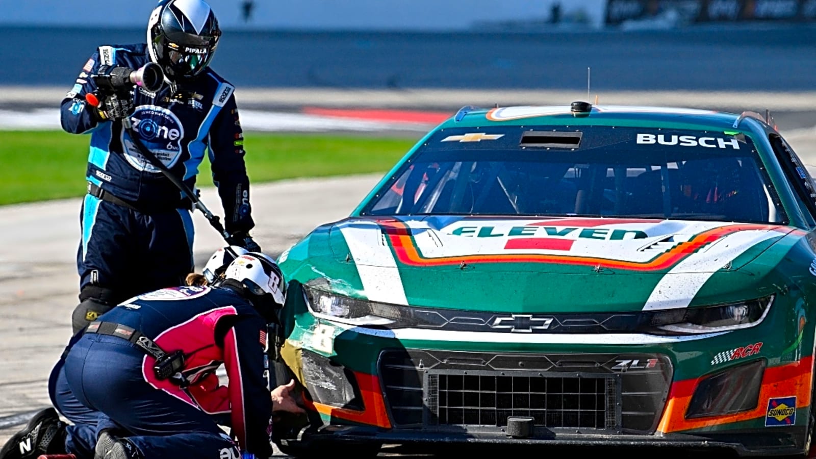 Kevin Harvick reacts to Kyle Busch’s challenges in Next Gen car, brutal ...